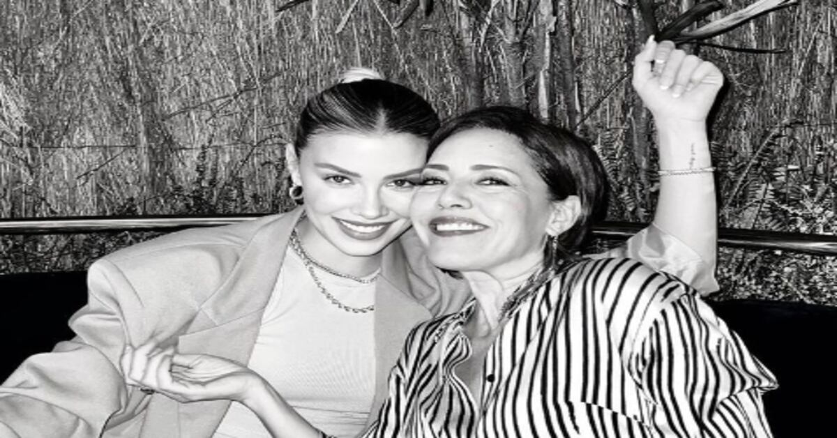 Michelle Salas llegó al altar de la mano de Stephanie Salas y no de ...