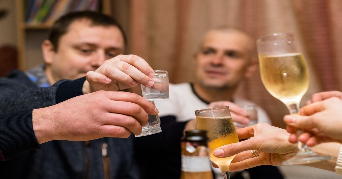 ¿Peda de Año Nuevo? 4 tips para que la borrachera no te gane