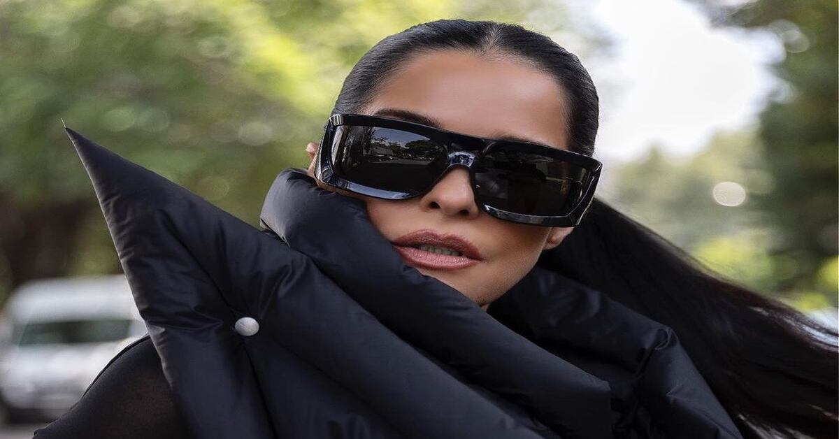 Martha Debayle se sentía muy fashion con su look para el frío y le dicen que parece colchoneta